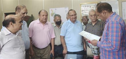 HITESHI FOUNDATION CONTRIBUTES 3100 FLAGS IN HAR GHAR TIRANGA CAMPAIGN