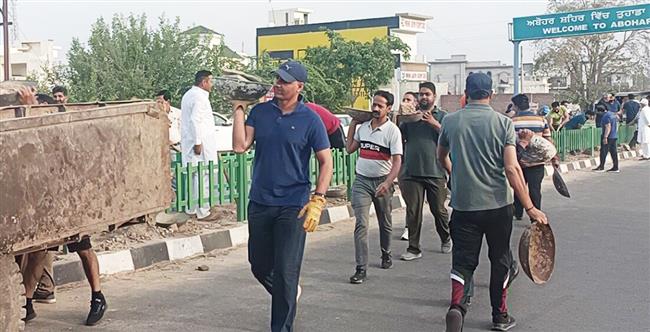 NGO ORGANISES CLEANLINESS CAMPAIGN