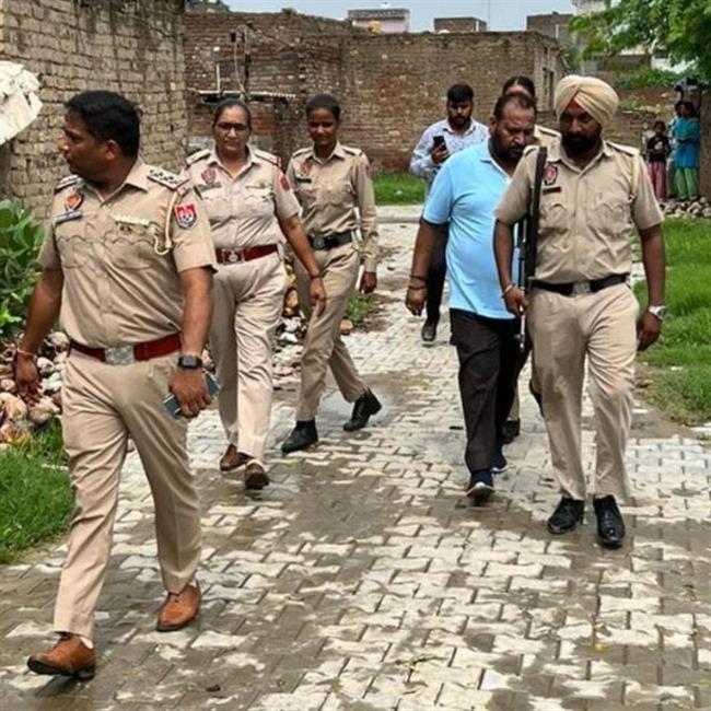 PUNJAB POLICE IN JOINT OPERATION WITH STF NABBED 19 WITH DRUG MONEY OF 14 LACS