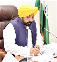 CM’S HEALING TOUCH TO FAMILY OF SHUBHKARAN, ANNOUNCES GOVERNMENT JOB ...